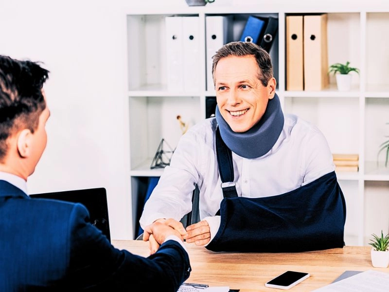 What Does a Personal Injury Lawyer Do in Chicago? | Lloyd Miller Law